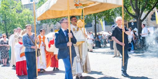 Bonner Stadtkirche feiert Fronleichnam
